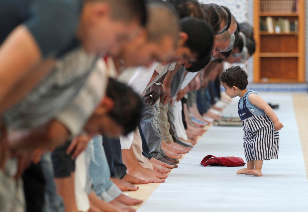 About Rules of Praying in Mosques | About Islam
