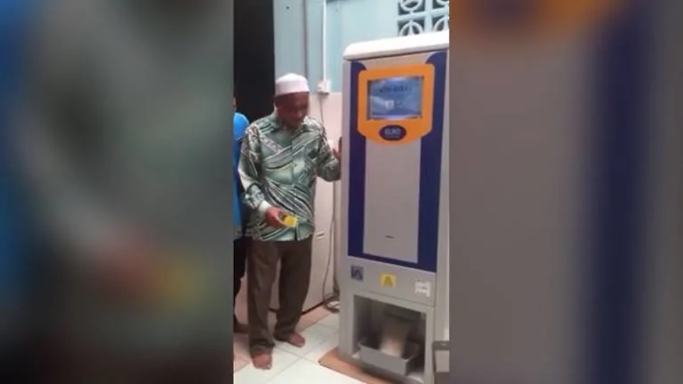 Mosque Launches ‘Rice ATM’ for Needy | About Islam