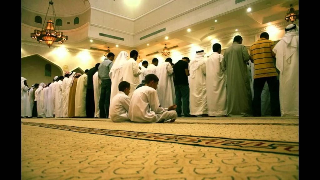 Muslim Convert Gives Insights into Her First Taraweeh Prayer | About Islam