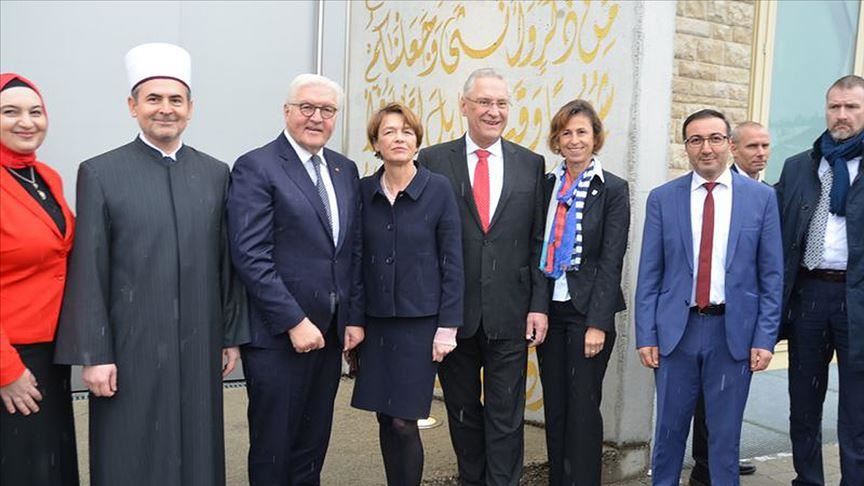 In His Visit to Mosque, German President Calls for More Understanding ...