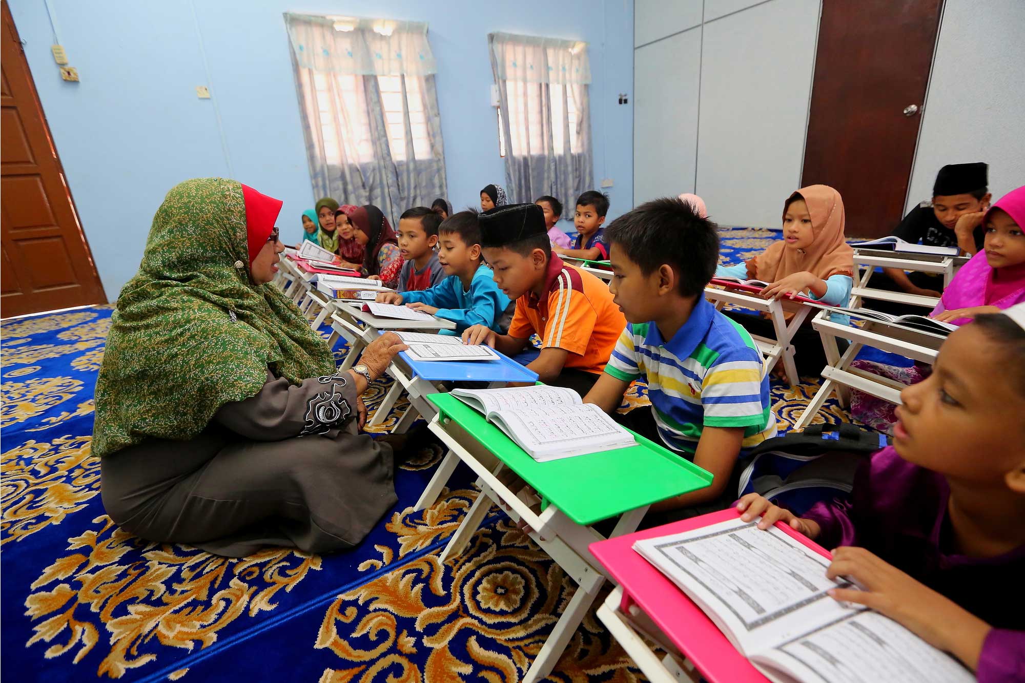 How Should Islamic Centers Attract Youth to Their Activities? | About Islam