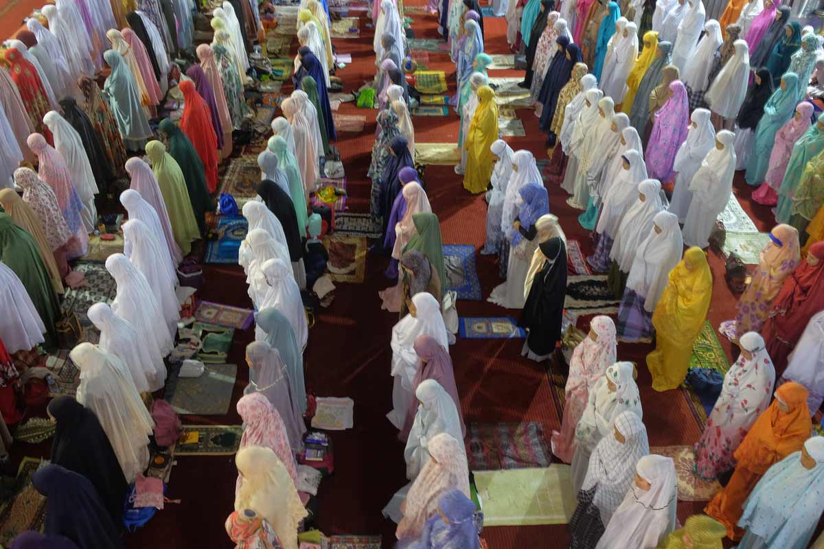 Do Women Have to Pray Tarawih? Find Out Here | About Islam