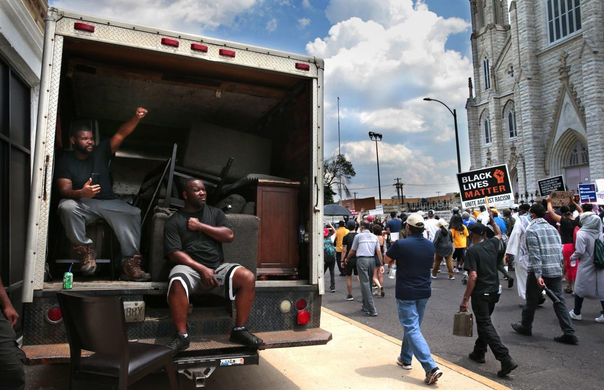 Mosque to Mosque: US Muslims March to Support Black Lives Matter ...