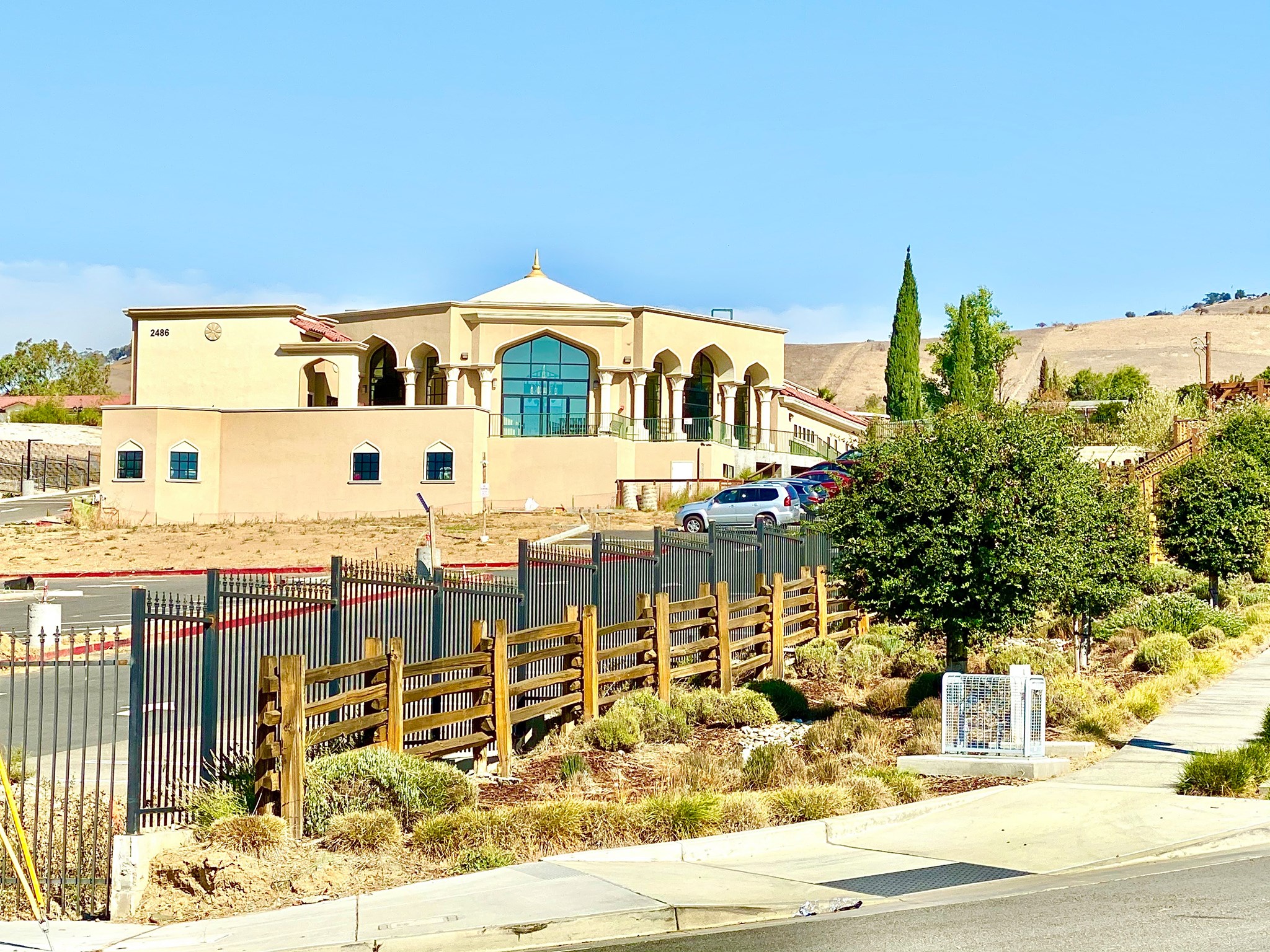 California Mosques Resume Services with Outdoor Prayers | About Islam