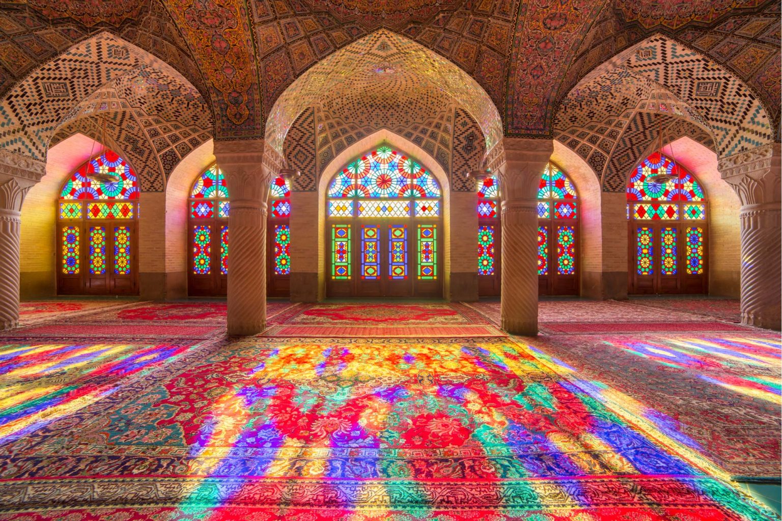 Here is One of World's Most Beautiful Mosques, with Its Whirling Colors ...
