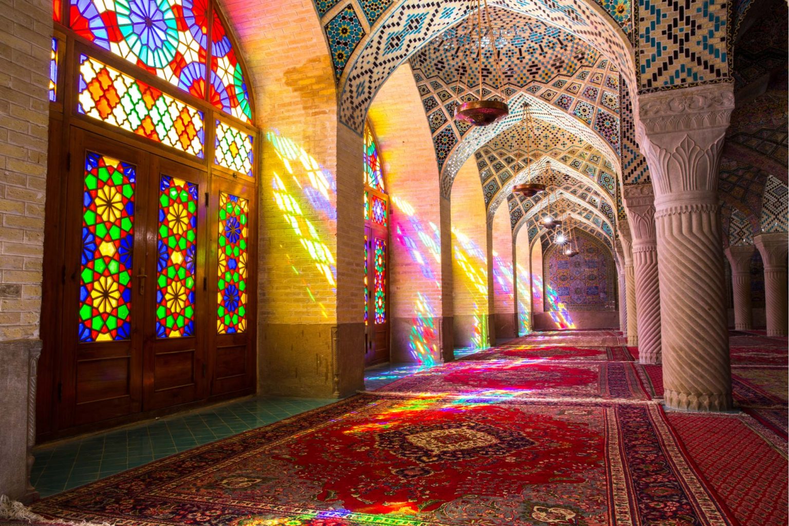 Here is One of World's Most Beautiful Mosques, with Its Whirling Colors ...