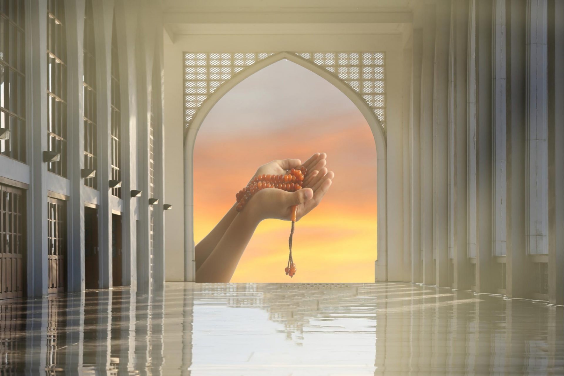 What to Say during the Pause of Friday Khutbah | About Islam