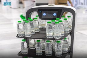 Hajj 1442: Socially-Distanced Robots Serve Zamzam Water | About Islam