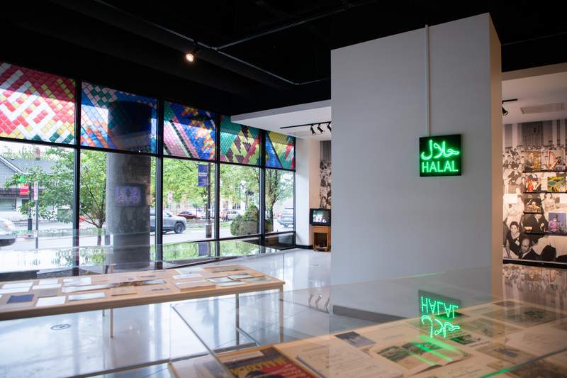 Exhibition Showcases Diversity of Detroit's Muslim Community | About Islam