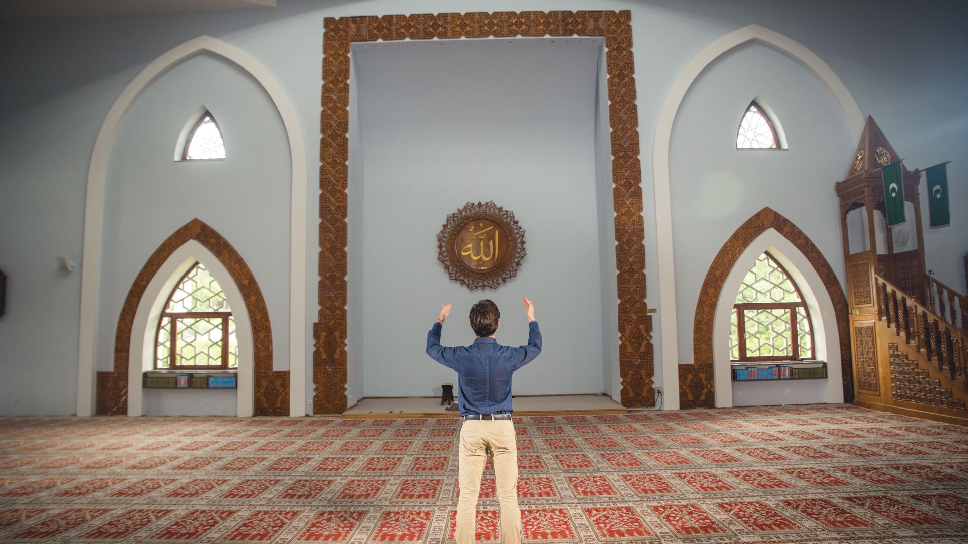 5 Tips That Helped Me Connect with Allah in Prayer | About Islam