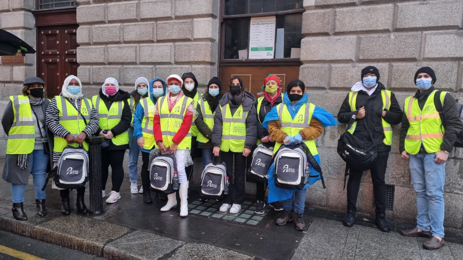 Muslim Women Deliver "Bags for Life" to Dublin’s Homeless | About Islam