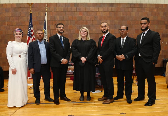 Hamtramck Swears in First Muslim Mayor, All-Muslim Council | About Islam