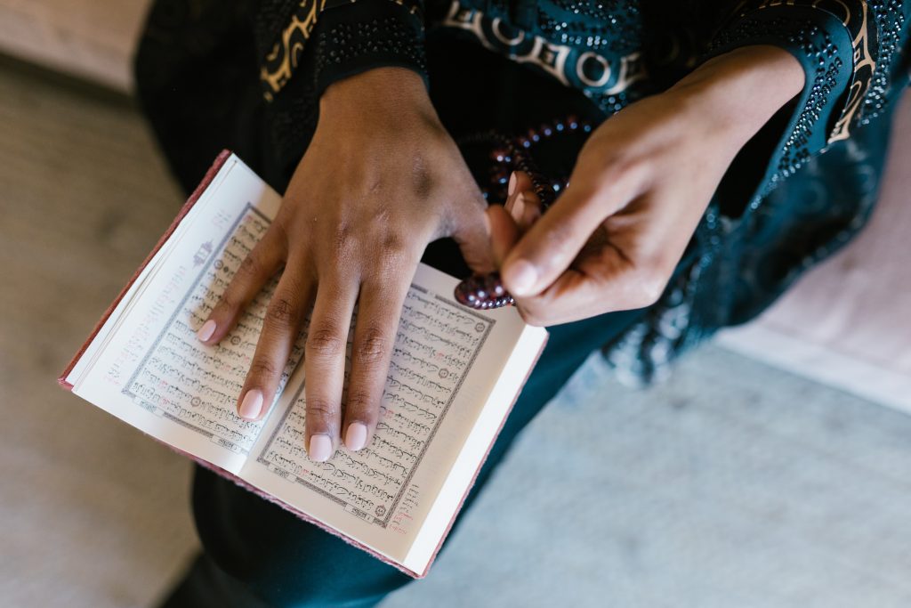 Hannah Morris | About Islam