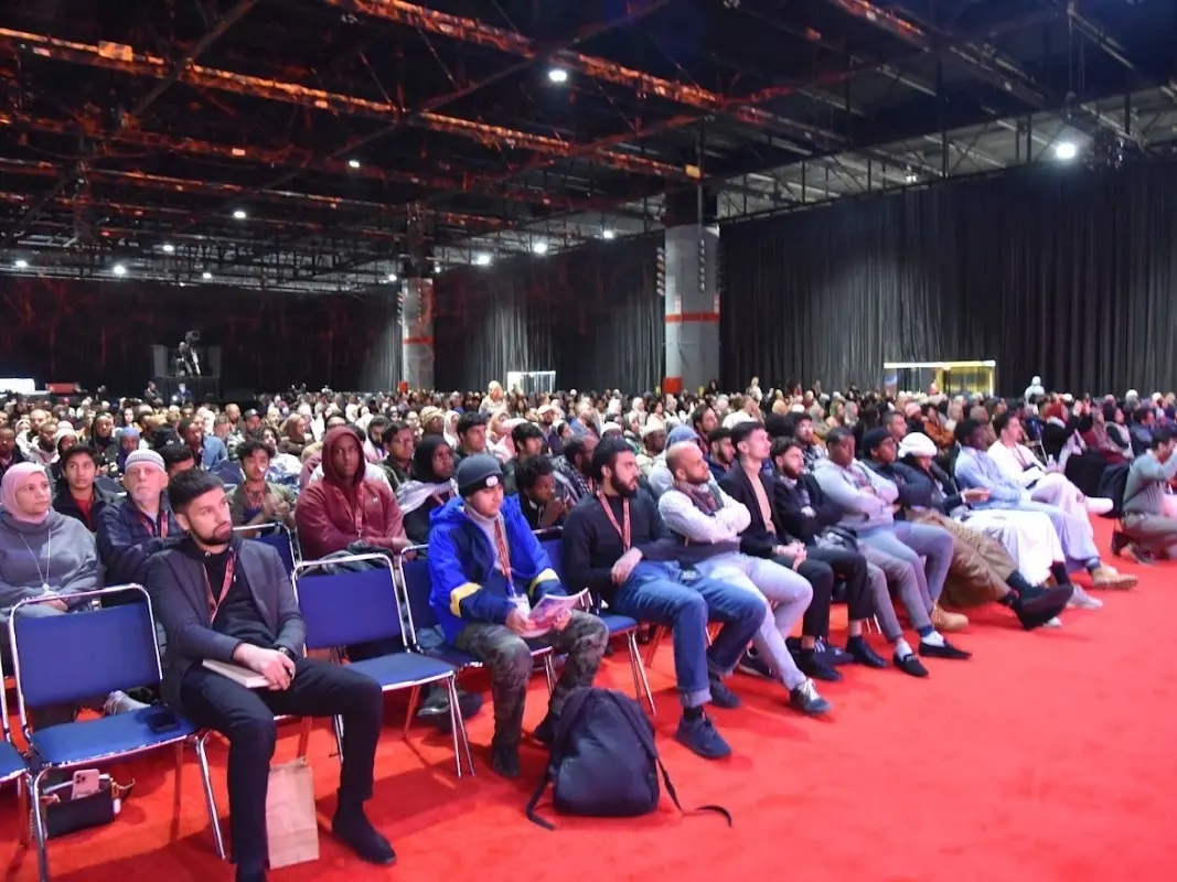 Volunteers Defy Cold for a Successful MAS-ICNA Convention | About Islam