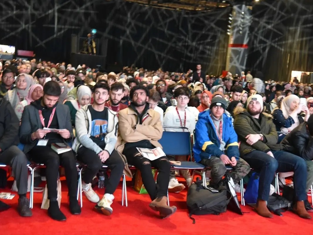 Volunteers Defy Cold for a Successful MAS-ICNA Convention | About Islam