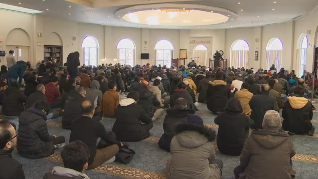 Hundreds Visit Halifax Mosque to Build Bridges Between Communities ...