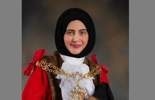 Woman Makes History as First Muslim Mayor of Tameside | About Islam