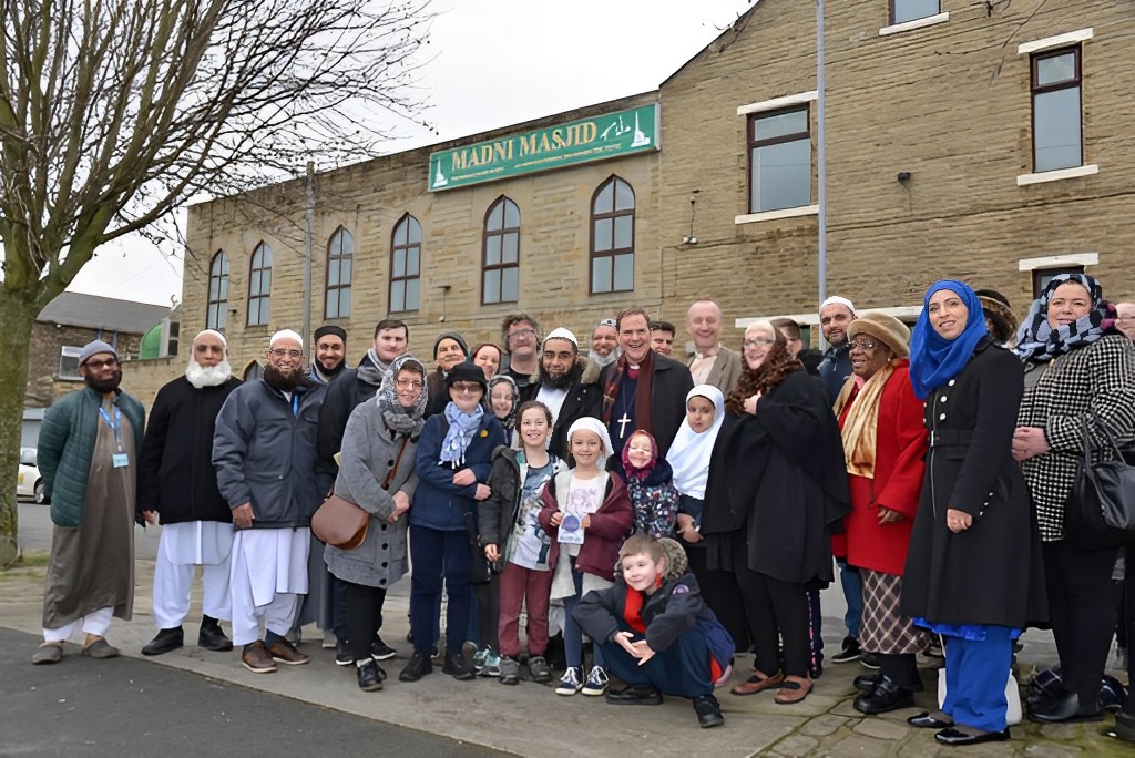 In More Than 250 Mosques, UK Muslims Prepare for Annual #VisitMyMosque ...