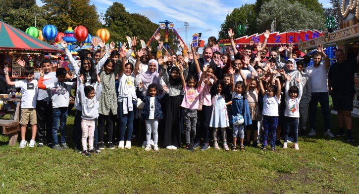 Mosque Distributes Thousands of Meals to School Kids in Summer | About ...