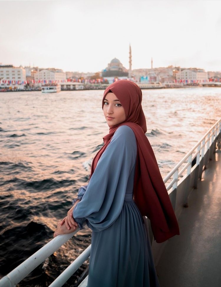 Modest Clothing: What Does It Mean? | About Islam